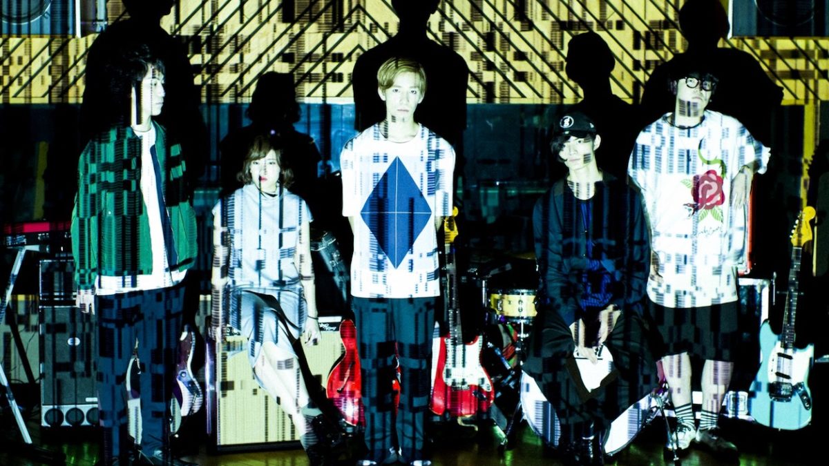 STUDIOUS新作アイテムを身に纏う。新世代エレクトロバンドsui sui duck、1st EP表題曲「think」のMVが公開 | Qetic