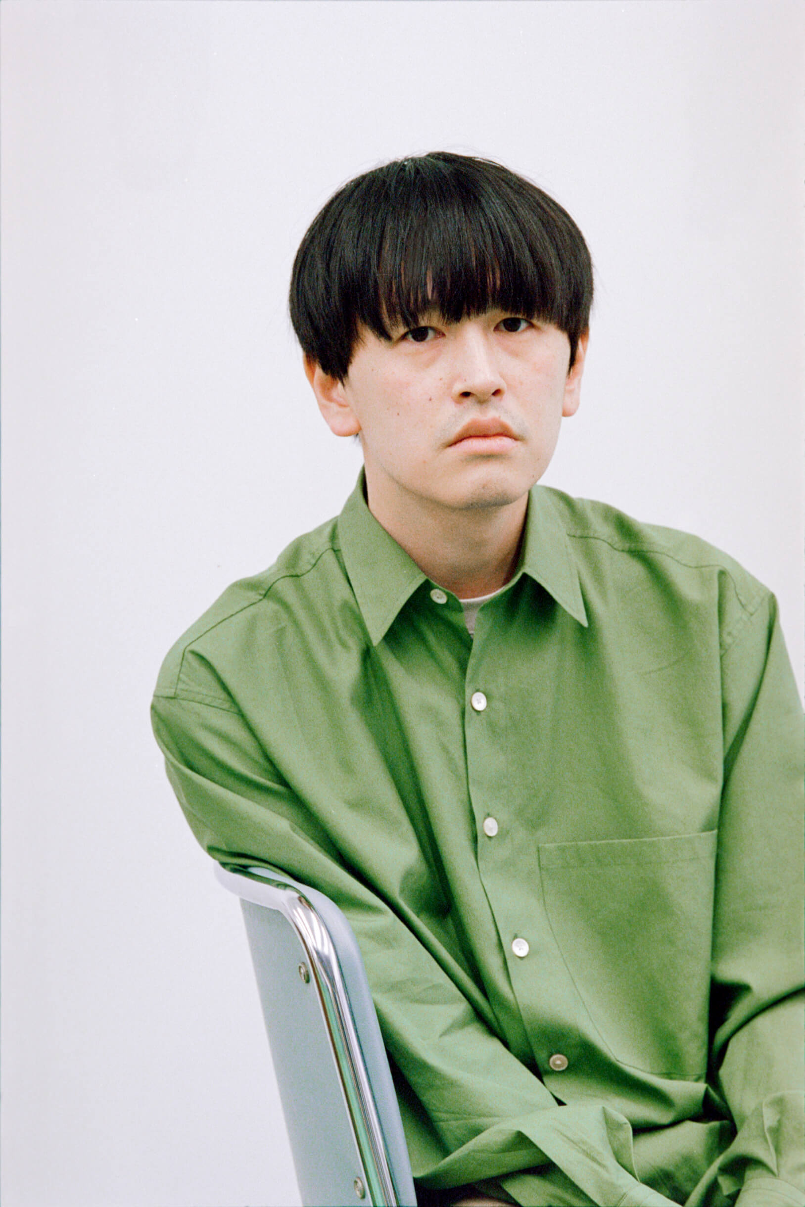 川辺素（ミツメ）らが築60年の古民家でアコースティックライブを披露｜東京おかっぱちゃんハウスで音楽イベント＜utatane＞開催、伊藤園による冷茶の提供も | Qetic